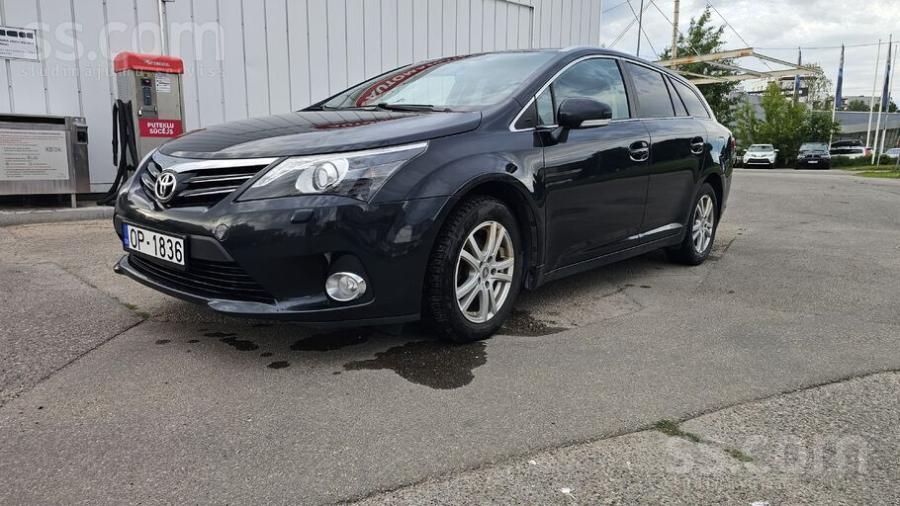 Фиолетовый Тойота Авенсис 2015 в Рига, объемом двигателя 2.00 л и пробегом 285 тыс. км за 5300 €, фото 3 на AUTOMOTO.COM.LV