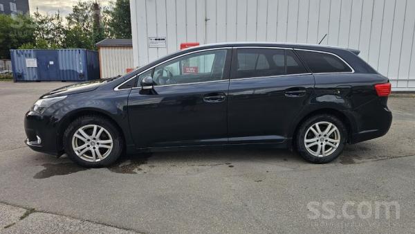 Фиолетовый Тойота Авенсис 2015 в Рига, объемом двигателя 2.00 л и пробегом 285 тыс. км за 5300 €, фото 3 на AUTOMOTO.COM.LV