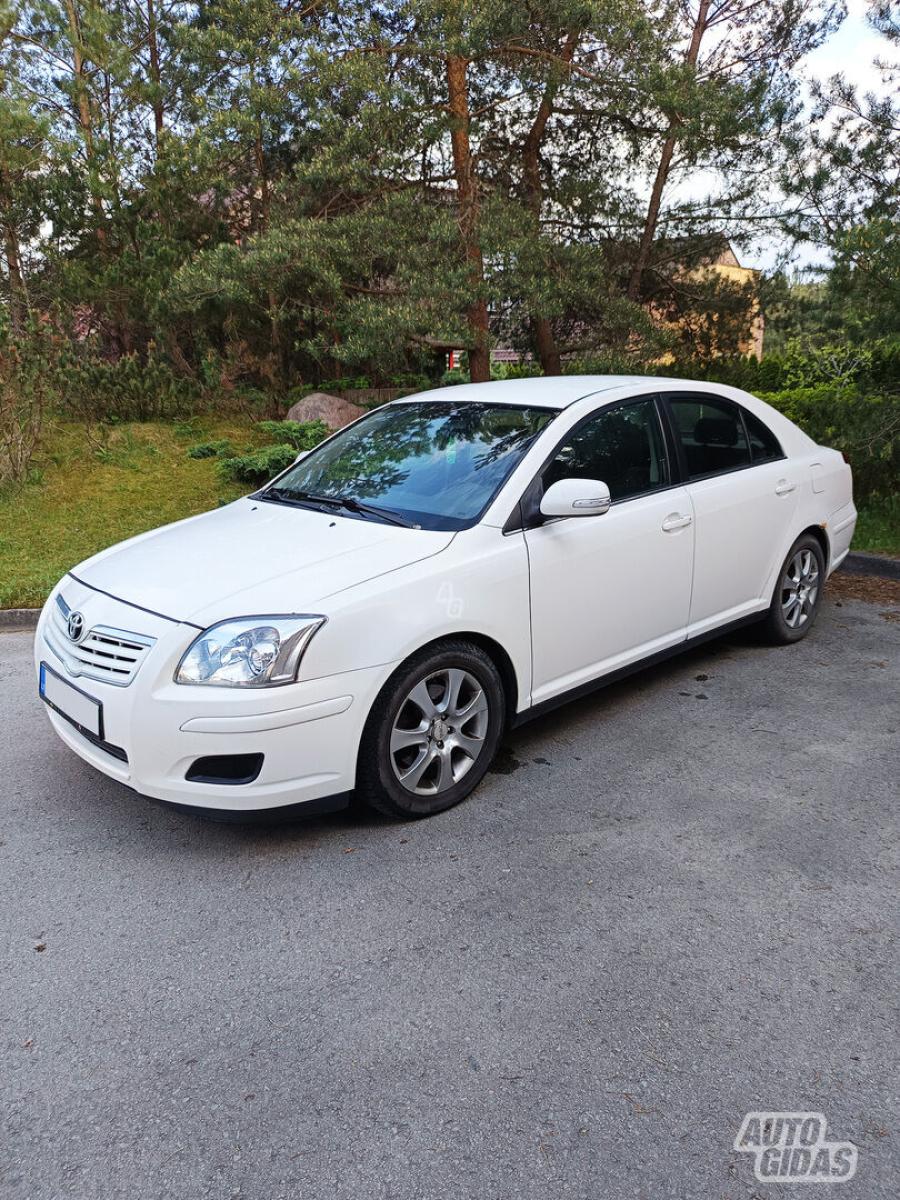 Balts Toyota Avensis 2006 Viļņa, ar dzinēja tilpumu 2.00 L un nobraukumu 384 tūkst. km par 1350 €, foto 1 vietnē AUTOMOTO.COM.LV