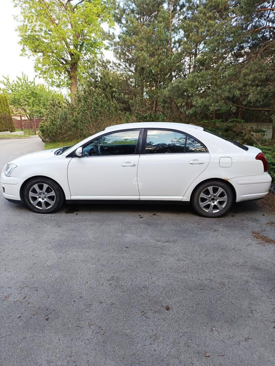 Balts Toyota Avensis 2006 Viļņa, ar dzinēja tilpumu 2.00 L un nobraukumu 384 tūkst. km par 1350 €, foto 6 vietnē AUTOMOTO.COM.LV