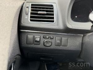 Белый Тойота Авенсис 2012 в Лимбажи, объемом двигателя 2.00 л и пробегом 419 тыс. км за 3900 €, фото 7 на AUTOMOTO.COM.LV