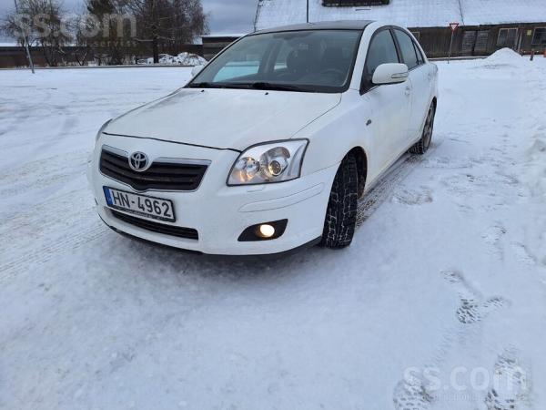 White Toyota Avensis 2007 in Cesis, with an engine capacity of 2.20 L and mileage of 342 thousand km for 1500 €, photo 1 on AUTOMOTO.COM.LV
