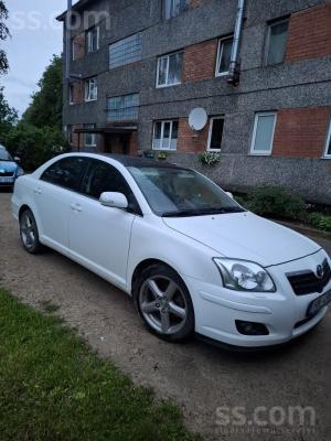 Balts Toyota Avensis 2007 Jēkabpils, ar dzinēja tilpumu 2.20 L un nobraukumu 349 tūkst. km par 1800 €, foto  vietnē AUTOMOTO.COM.LV