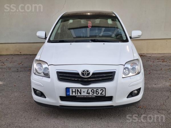 White Toyota Avensis 2007 in Ogre, with an engine capacity of 2.20 L and mileage of 348 thousand km for 1750 €, photo 3 on AUTOMOTO.COM.LV