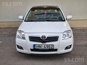 Белый Тойота Авенсис 2007 в Огре, объемом двигателя 2.20 л и пробегом 348 тыс. км за 1750 €, фото 3 на AUTOMOTO.COM.LV