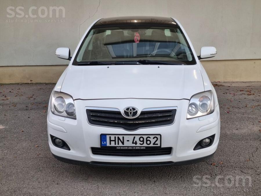 Белый Тойота Авенсис 2007 в Огре, объемом двигателя 2.20 л и пробегом 348 тыс. км за 1750 €, фото 3 на AUTOMOTO.COM.LV