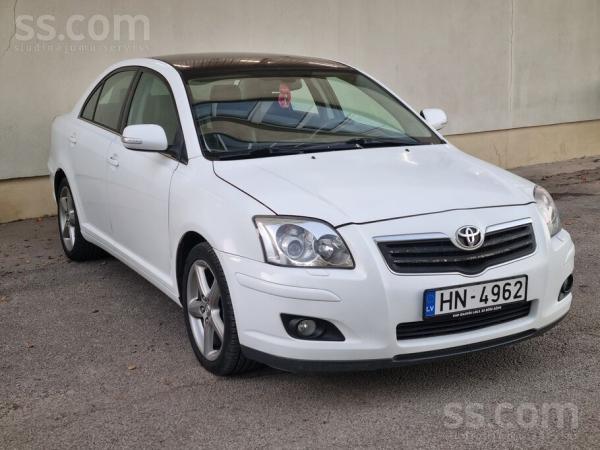 White Toyota Avensis 2007 in Ogre, with an engine capacity of 2.20 L and mileage of 348 thousand km for 1750 €, photo 4 on AUTOMOTO.COM.LV