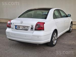 Белый Тойота Авенсис 2007 в Огре, объемом двигателя 2.20 л и пробегом 348 тыс. км за 1750 €, фото 9 на AUTOMOTO.COM.LV