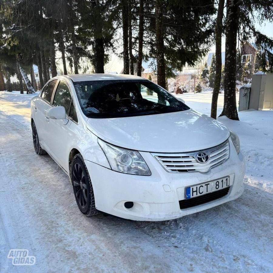 Balts Toyota Avensis 2010 Viļņa, ar dzinēja tilpumu 2.00 L un nobraukumu 361 tūkst. km par 3000 €, foto 2 vietnē AUTOMOTO.COM.LV