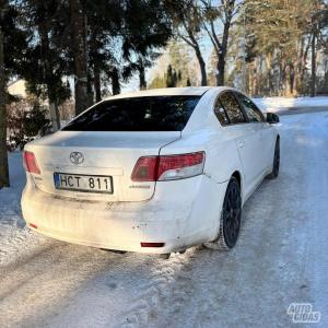 Balts Toyota Avensis 2010 Viļņa, ar dzinēja tilpumu 2.00 L un nobraukumu 361 tūkst. km par 3000 €, foto 4 vietnē AUTOMOTO.COM.LV