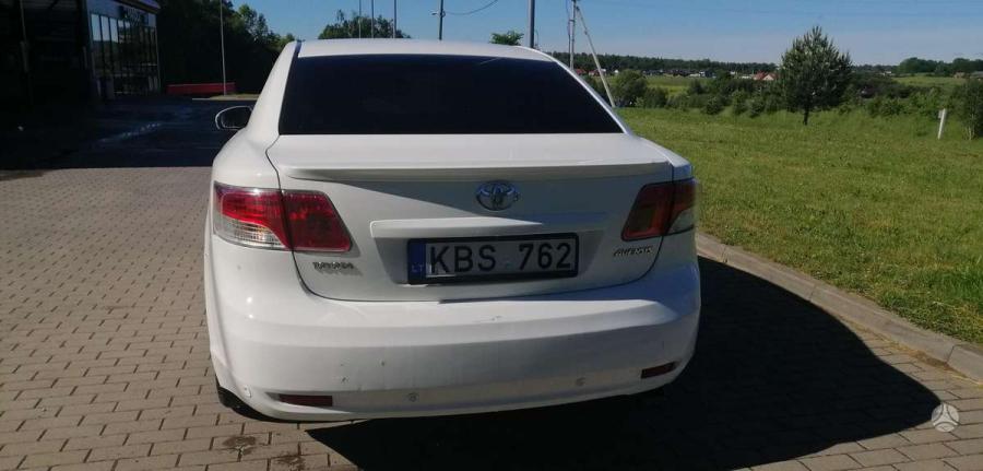 Белый Тойота Авенсис 2010 в Алитус, объемом двигателя 2.00 л и пробегом 300 тыс. км за 2750 €, фото 7 на AUTOMOTO.COM.LV