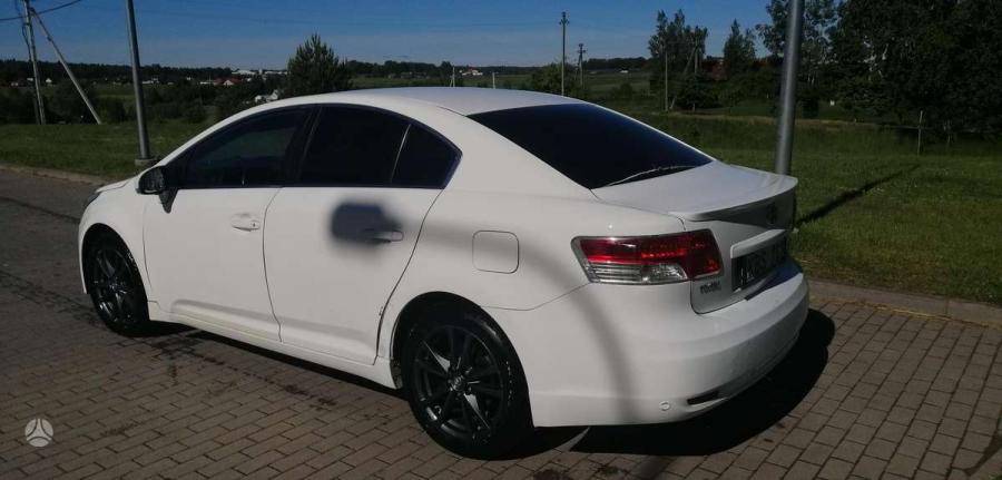Белый Тойота Авенсис 2010 в Алитус, объемом двигателя 2.00 л и пробегом 300 тыс. км за 2750 €, фото 8 на AUTOMOTO.COM.LV