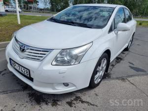 Balts Toyota Avensis 2011 Rīga, ar dzinēja tilpumu 2.00 L un nobraukumu 277 tūkst. km par 3850 €, foto  vietnē AUTOMOTO.COM.LV