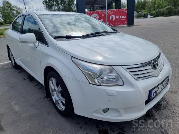 Белый Тойота Авенсис 2011 в Рига, объемом двигателя 2.00 л и пробегом 277 тыс. км за 3850 €, фото 2 на AUTOMOTO.COM.LV