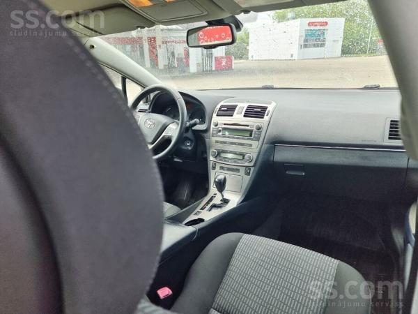 Белый Тойота Авенсис 2011 в Рига, объемом двигателя 2.00 л и пробегом 277 тыс. км за 3850 €, фото 4 на AUTOMOTO.COM.LV