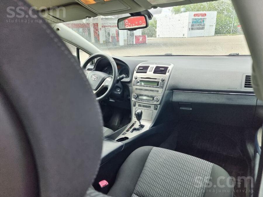 Balts Toyota Avensis 2011 Rīga, ar dzinēja tilpumu 2.00 L un nobraukumu 277 tūkst. km par 3850 €, foto 5 vietnē AUTOMOTO.COM.LV