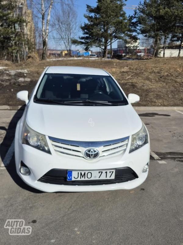 White Toyota Avensis 2012 in Vilnius, with an engine capacity of 2.00 L and mileage of 354 thousand km for 4500 €, photo 2 on AUTOMOTO.COM.LV