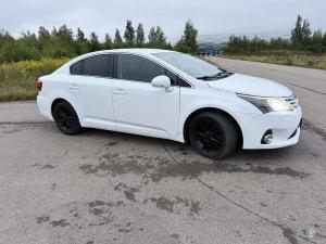 Balts Toyota Avensis 2012 Viļņa, ar dzinēja tilpumu 2.00 L un nobraukumu 300 tūkst. km par 4800 €, foto 3 vietnē AUTOMOTO.COM.LV