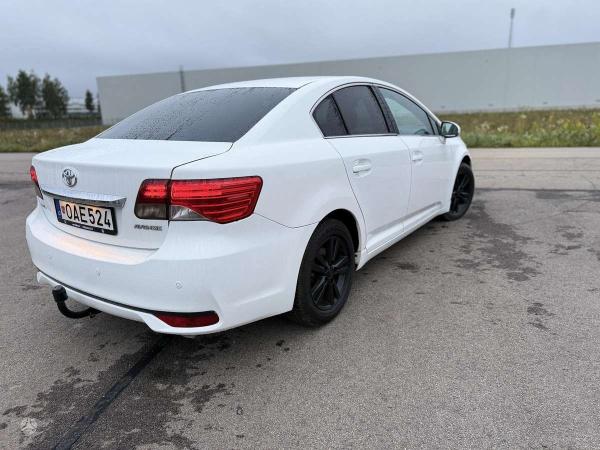 Balts Toyota Avensis 2012 Viļņa, ar dzinēja tilpumu 2.00 L un nobraukumu 300 tūkst. km par 4800 €, foto 4 vietnē AUTOMOTO.COM.LV