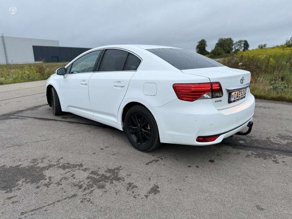 Balts Toyota Avensis 2012 Viļņa, ar dzinēja tilpumu 2.00 L un nobraukumu 300 tūkst. km par 4800 €, foto 5 vietnē AUTOMOTO.COM.LV