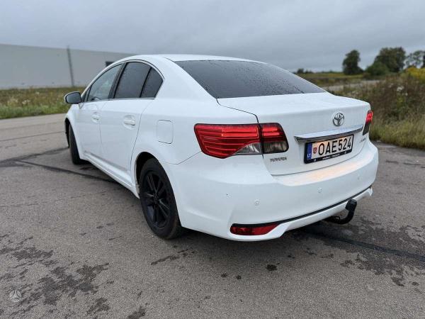 Balts Toyota Avensis 2012 Viļņa, ar dzinēja tilpumu 2.00 L un nobraukumu 300 tūkst. km par 4800 €, foto 6 vietnē AUTOMOTO.COM.LV