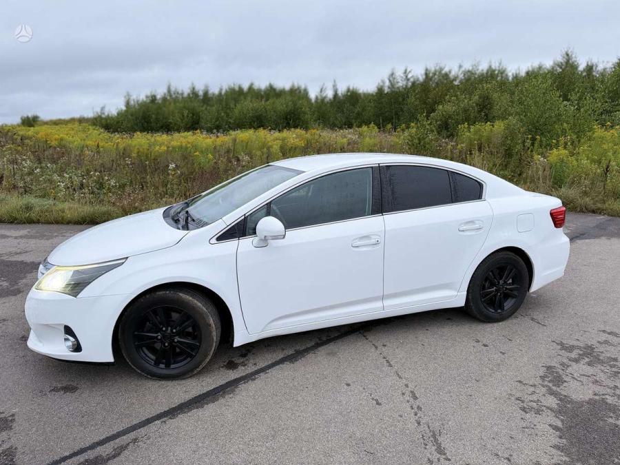 Balts Toyota Avensis 2012 Viļņa, ar dzinēja tilpumu 2.00 L un nobraukumu 300 tūkst. km par 4800 €, foto 8 vietnē AUTOMOTO.COM.LV