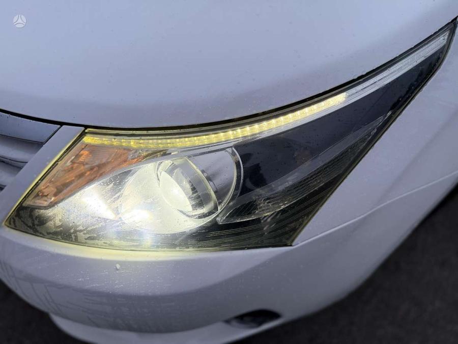 Balts Toyota Avensis 2012 Viļņa, ar dzinēja tilpumu 2.00 L un nobraukumu 300 tūkst. km par 4800 €, foto 12 vietnē AUTOMOTO.COM.LV