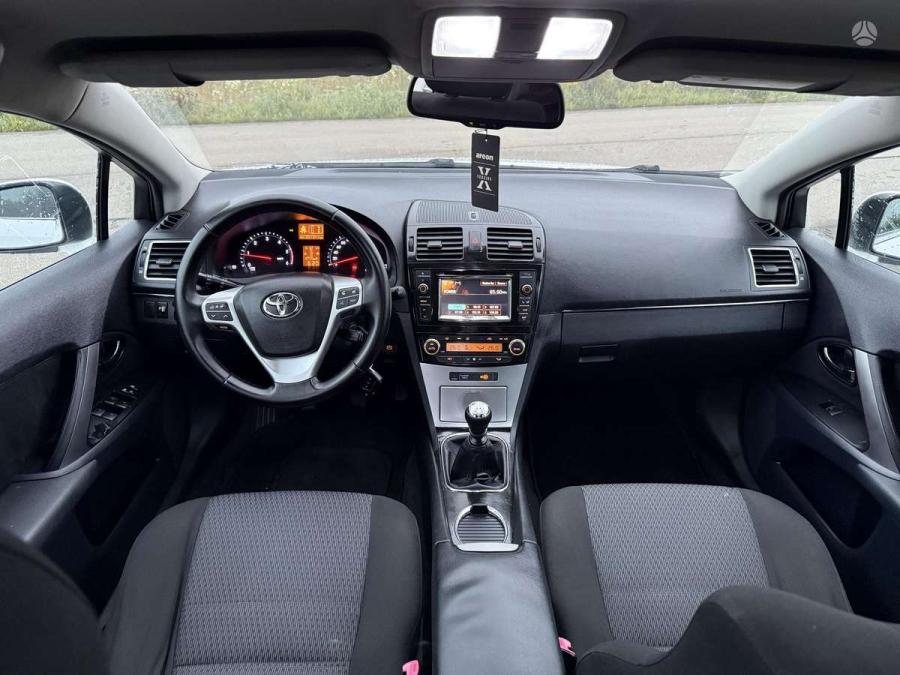 Balts Toyota Avensis 2012 Viļņa, ar dzinēja tilpumu 2.00 L un nobraukumu 300 tūkst. km par 4800 €, foto 13 vietnē AUTOMOTO.COM.LV