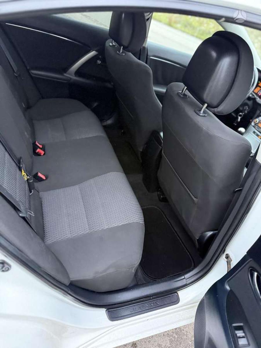 Balts Toyota Avensis 2012 Viļņa, ar dzinēja tilpumu 2.00 L un nobraukumu 300 tūkst. km par 4800 €, foto 16 vietnē AUTOMOTO.COM.LV