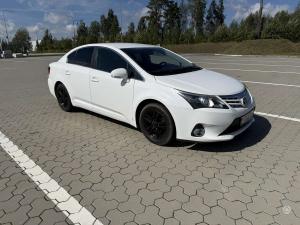 Белый Тойота Авенсис 2012 в Вильнюс, объемом двигателя 2.00 л и пробегом 300 тыс. км за 4550 €, фото 4 на AUTOMOTO.COM.LV