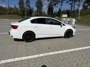 Белый Тойота Авенсис 2012 в Вильнюс, объемом двигателя 2.00 л и пробегом 300 тыс. км за 4550 €, фото 5 на AUTOMOTO.COM.LV