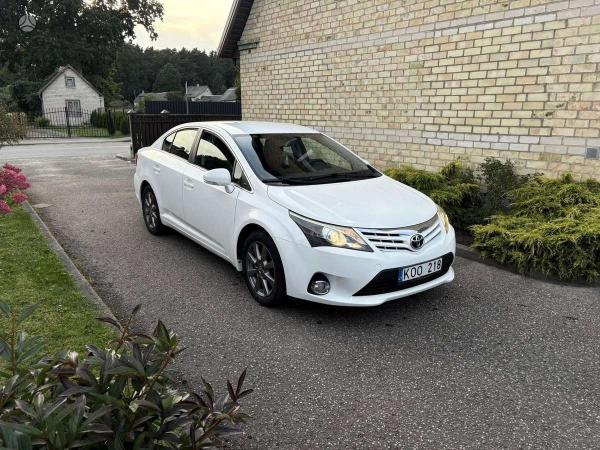Balts Toyota Avensis 2012 Mažeikiai, ar dzinēja tilpumu 2.00 L un nobraukumu 249 tūkst. km par 4700 €, foto 1 vietnē AUTOMOTO.COM.LV