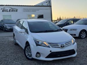 White Toyota Avensis 2013 in Utena, with an engine capacity of 2.00 L and mileage of 250 thousand km for 1890 €, photo 3 on AUTOMOTO.COM.LV