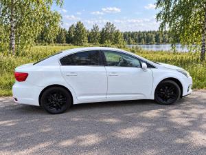 White Toyota Avensis 2013 in Vilnius, with an engine capacity of 2.00 L and mileage of 300 thousand km for 4050 €, photo 5 on AUTOMOTO.COM.LV