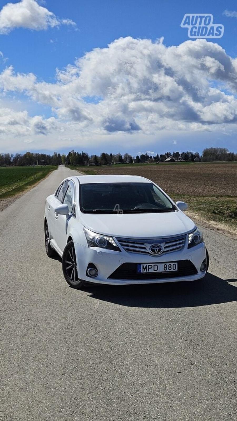 Balts Toyota Avensis 2014 Šauļi, ar dzinēja tilpumu 2.00 L un nobraukumu 308 tūkst. km par 4300 €, foto 1 vietnē AUTOMOTO.COM.LV