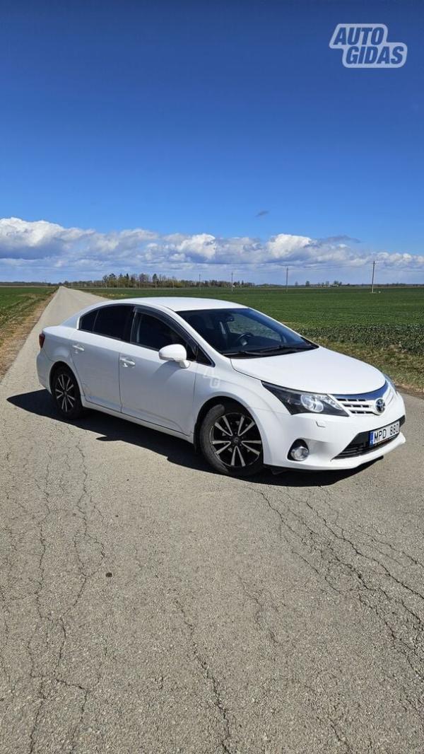 White Toyota Avensis 2014 in Siauliai, with an engine capacity of 2.00 L and mileage of 308 thousand km for 4300 €, photo 2 on AUTOMOTO.COM.LV