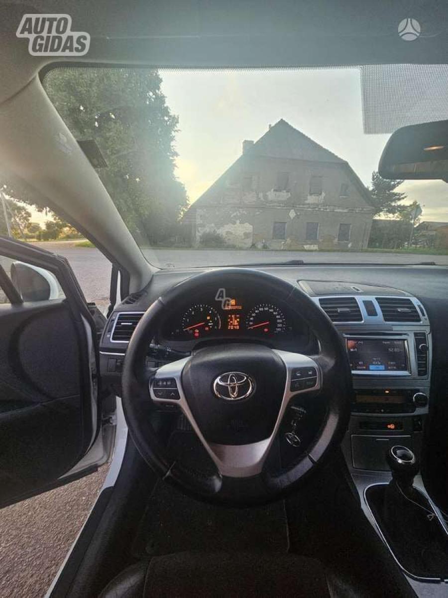 Balts Toyota Avensis 2014 Šauļi, ar dzinēja tilpumu 2.00 L un nobraukumu 308 tūkst. km par 4300 €, foto 8 vietnē AUTOMOTO.COM.LV