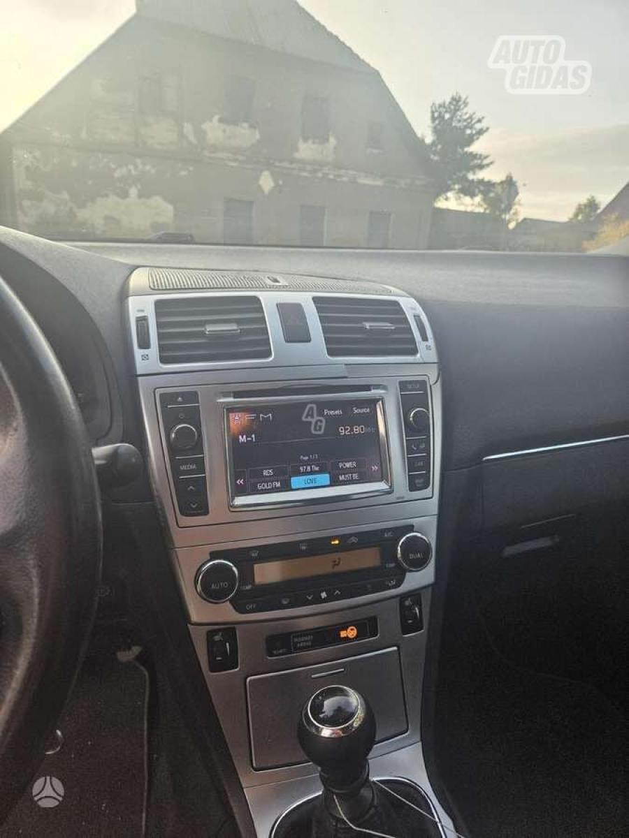Balts Toyota Avensis 2014 Šauļi, ar dzinēja tilpumu 2.00 L un nobraukumu 308 tūkst. km par 4300 €, foto 10 vietnē AUTOMOTO.COM.LV