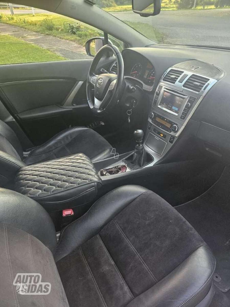 Balts Toyota Avensis 2014 Šauļi, ar dzinēja tilpumu 2.00 L un nobraukumu 308 tūkst. km par 4300 €, foto 11 vietnē AUTOMOTO.COM.LV