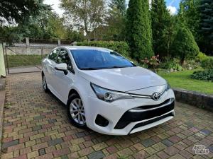 White Toyota Avensis 2015 in Alytus, with an engine capacity of 1.60 L and mileage of 226 thousand km for 6000 €, photo 3 on AUTOMOTO.COM.LV
