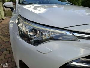 White Toyota Avensis 2015 in Alytus, with an engine capacity of 1.60 L and mileage of 226 thousand km for 6000 €, photo 9 on AUTOMOTO.COM.LV