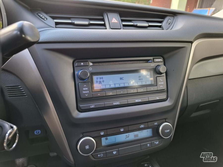 White Toyota Avensis 2015 in Alytus, with an engine capacity of 1.60 L and mileage of 226 thousand km for 6000 €, photo 16 on AUTOMOTO.COM.LV