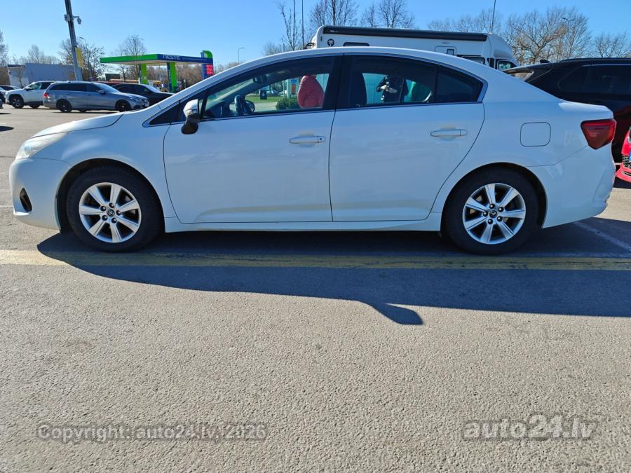 Balts Toyota Avensis 2016 Tallina, ar dzinēja tilpumu 1.60 L un nobraukumu 0 tūkst. km par 6190 €, foto 5 vietnē AUTOMOTO.COM.LV