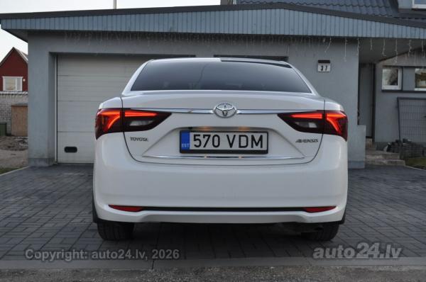 White Toyota Avensis 2016 in Parnu, with an engine capacity of 1.80 L and mileage of 195 thousand km for 12500 €, photo 5 on AUTOMOTO.COM.LV
