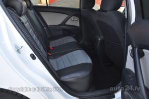 Balts Toyota Avensis 2016 Pērnava, ar dzinēja tilpumu 1.80 L un nobraukumu 195 tūkst. km par 12500 €, foto 11 vietnē AUTOMOTO.COM.LV