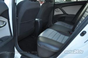 Balts Toyota Avensis 2016 Pērnava, ar dzinēja tilpumu 1.80 L un nobraukumu 195 tūkst. km par 12500 €, foto 12 vietnē AUTOMOTO.COM.LV