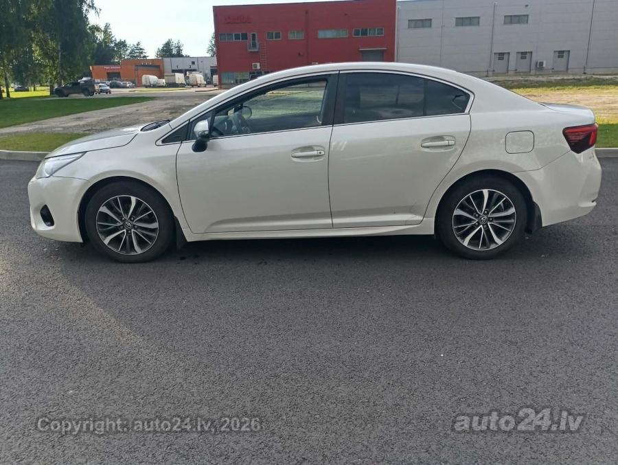 Белый Тойота Авенсис 2016 в Таллин, объемом двигателя 1.80 л и пробегом 0 тыс. км за 6500 €, фото 4 на AUTOMOTO.COM.LV