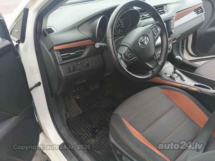 Белый Тойота Авенсис 2016 в Таллин, объемом двигателя 1.80 л и пробегом 0 тыс. км за 6500 €, фото 8 на AUTOMOTO.COM.LV
