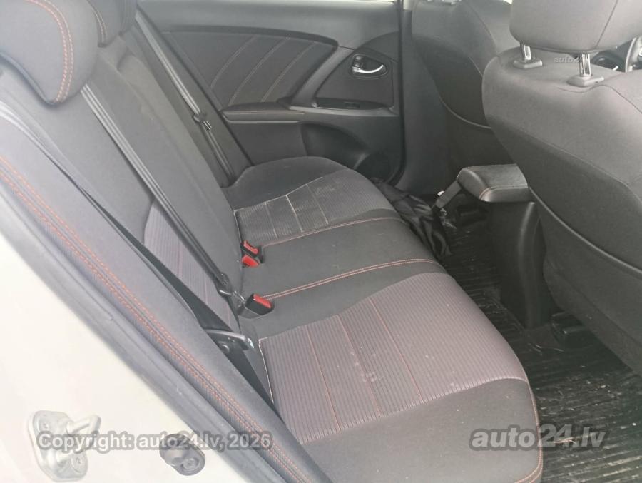 Белый Тойота Авенсис 2016 в Таллин, объемом двигателя 1.80 л и пробегом 0 тыс. км за 6500 €, фото 10 на AUTOMOTO.COM.LV