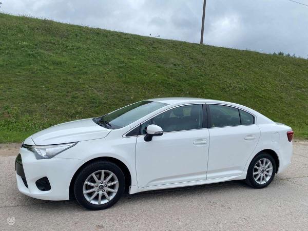 Balts Toyota Avensis 2016 Viļņa, ar dzinēja tilpumu 1.60 L un nobraukumu 231 tūkst. km par 6950 €, foto 5 vietnē AUTOMOTO.COM.LV